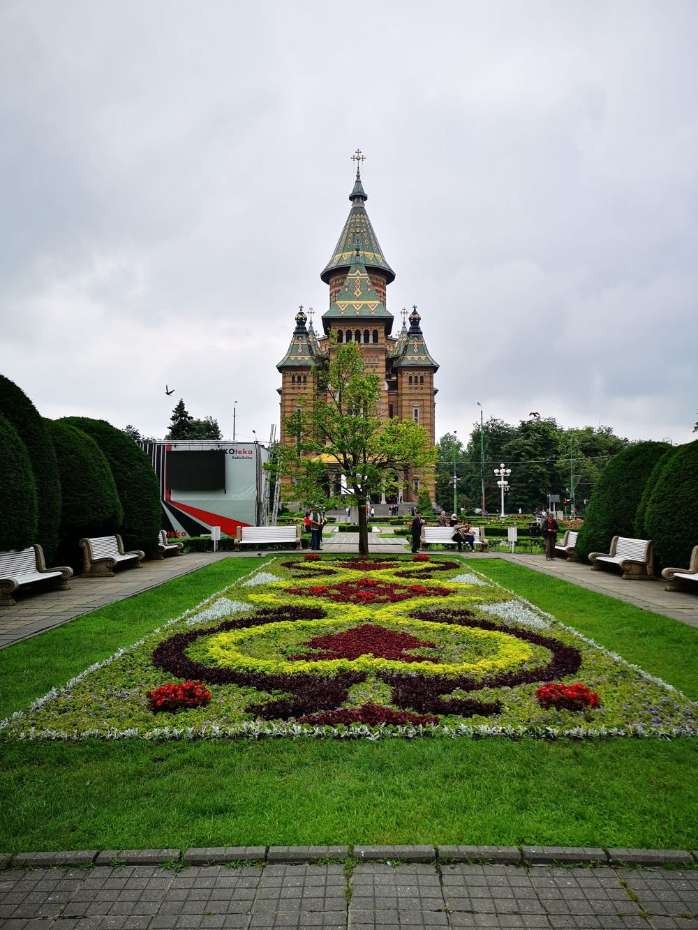 Where to Live in Romania: Large City vs Small Town vs Village